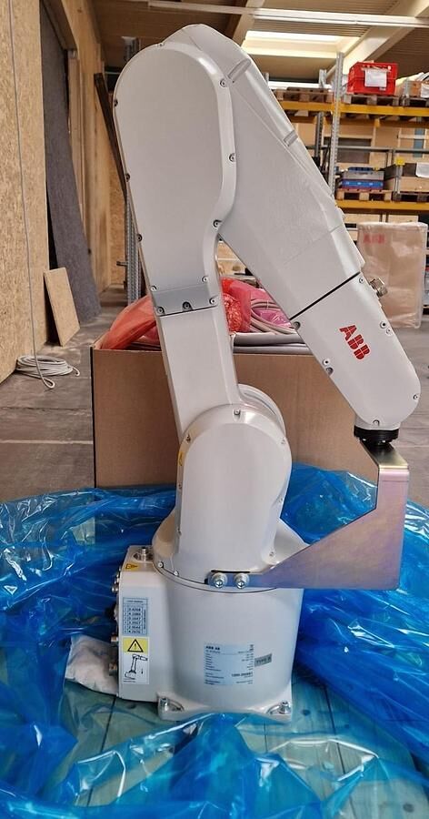 Novi ABB IRB 1200-7/0.9 industrijski robot