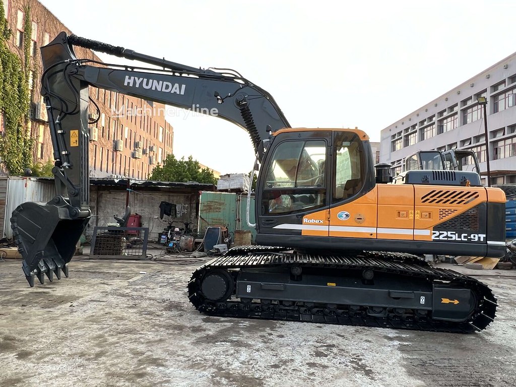 Hyundai R225LC-9T bager guseničar