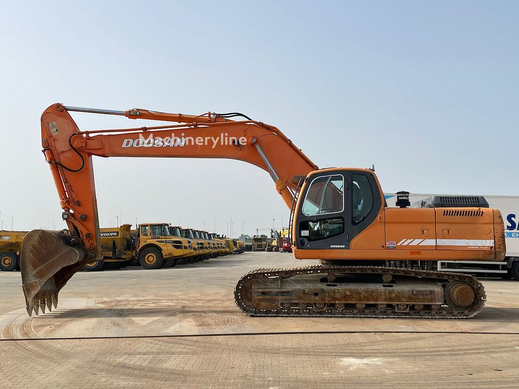 Doosan DX300LC bager guseničar
