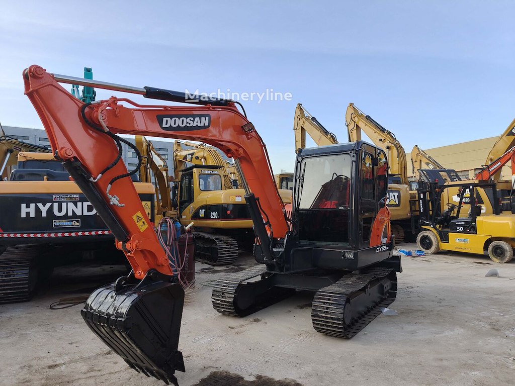 Doosan DX55 bager guseničar