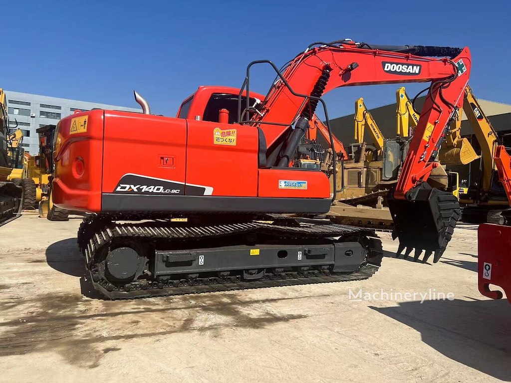 Doosan DX140LC bager guseničar