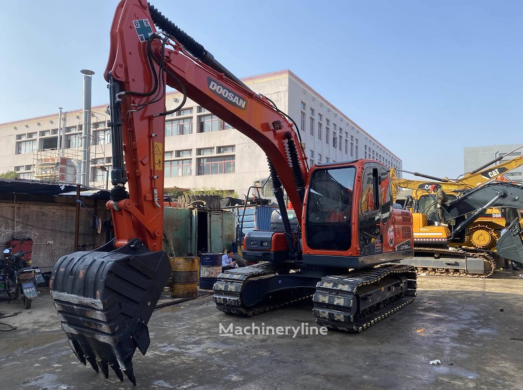 Doosan DX150 bager guseničar
