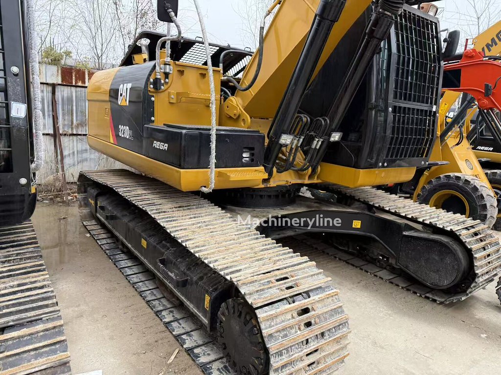 Caterpillar 323D2L bager guseničar