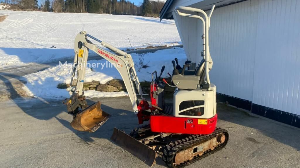 Prodaje se Takeuchi TB210R mini bager na aukciji