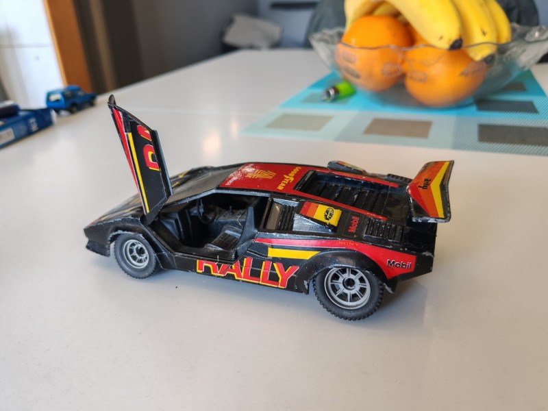 Stari Autic Polistil Lamborghini Countach 1:23
