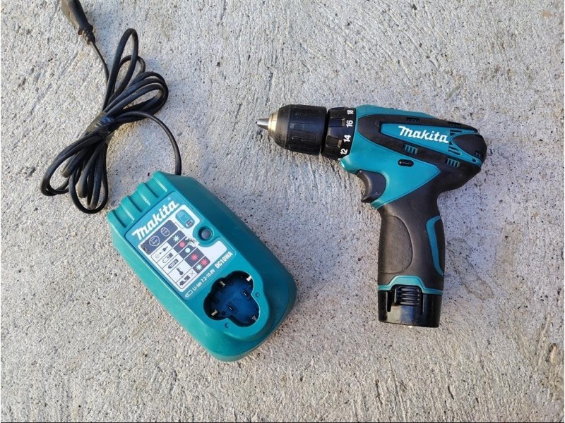 Makita DF330D aku srafilica 10.8V