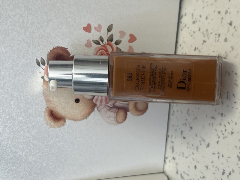 Dior Diorskin Forever tekući puder,