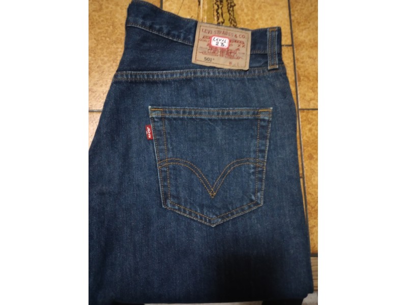 Levi's 501 w36 L32 skraćene broj 23