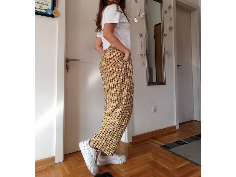 Pantalone ZERO 42 vel letnje