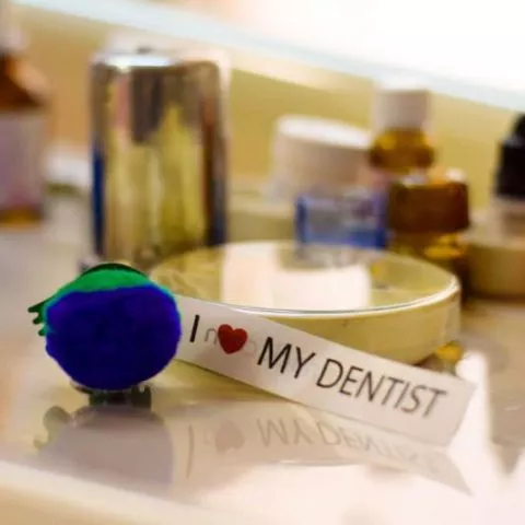 FAMILY DENTIST B - TIM PROFESIONALACA KOJI BRINE O VAŠIM ZUBIMA