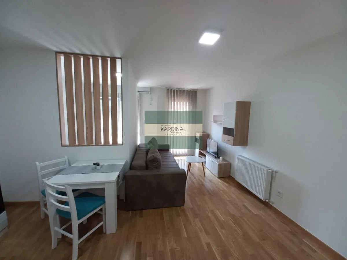 Izdavanje, garsonjera, 32m², Centar, Jagodina