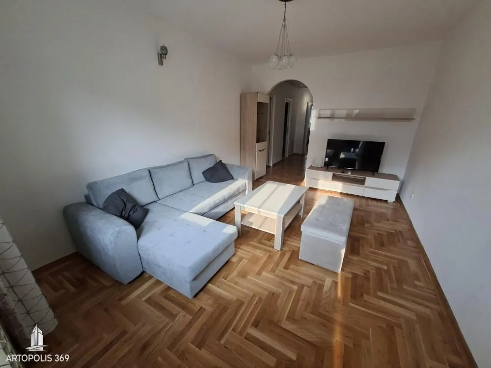 Izdavanje, dvosoban stan, 57m², Savski Venac, Beograd