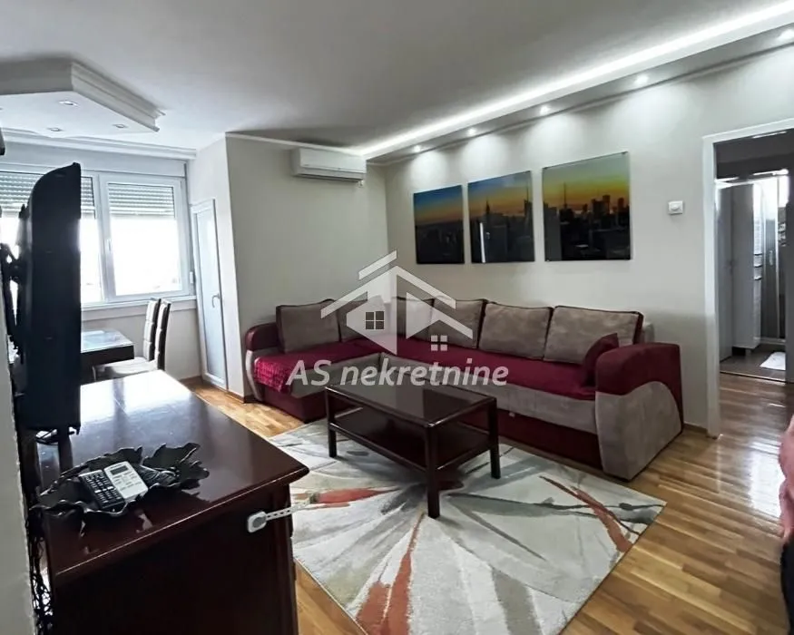 Izdavanje, stan, 60m², Savski Venac, Beograd