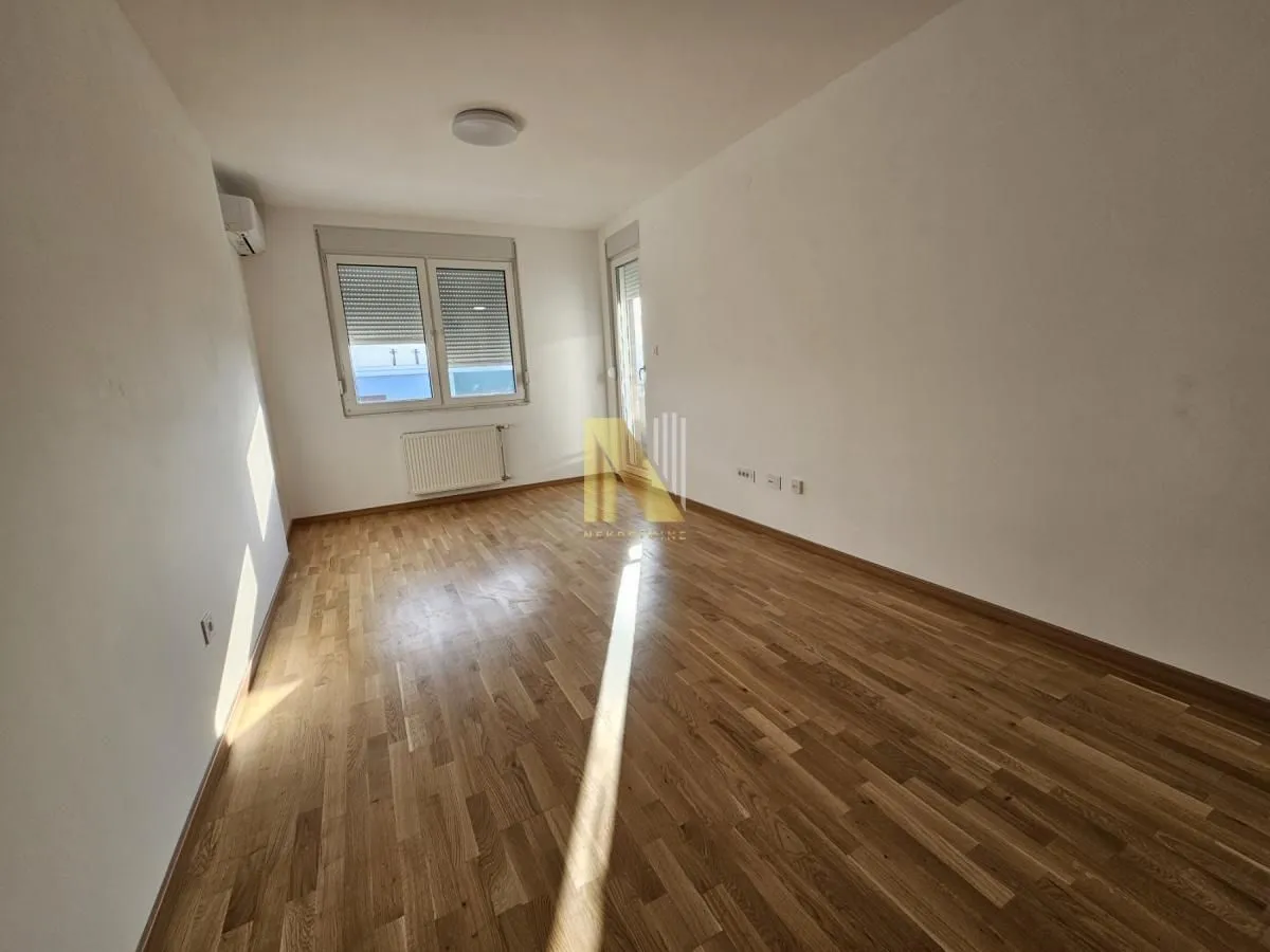 Izdavanje, jednosoban stan, 44m², Avijatičarsko naselje, Novi Sad Sve Podlokacije
