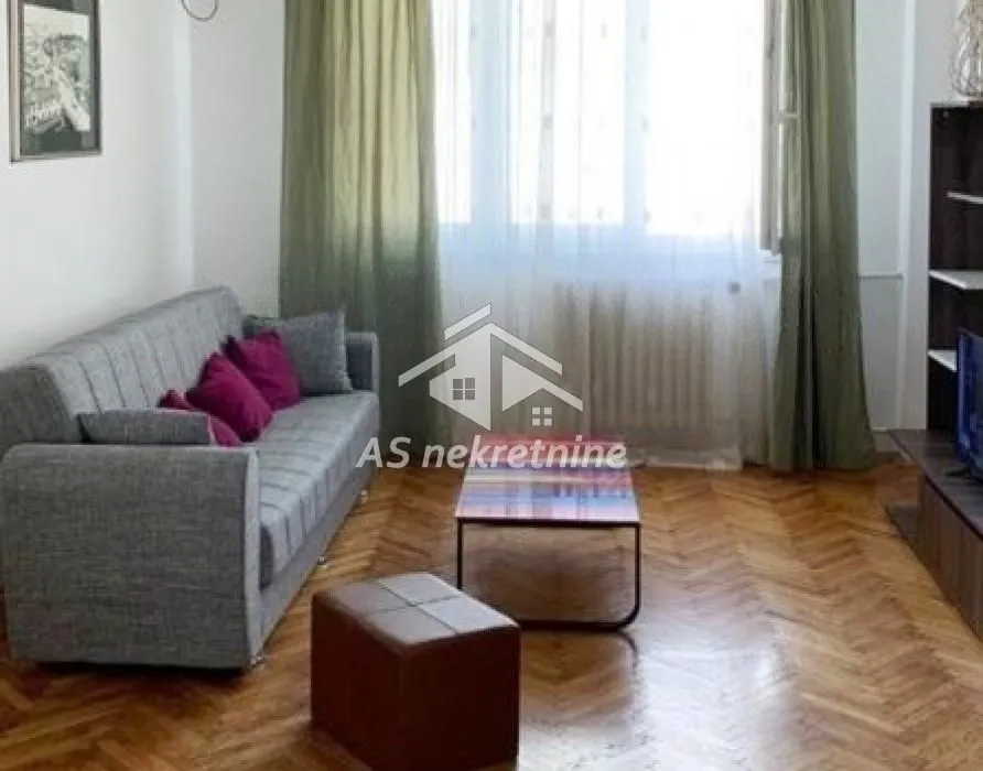 Izdavanje, trosoban stan, 70m², Savski Venac, Beograd