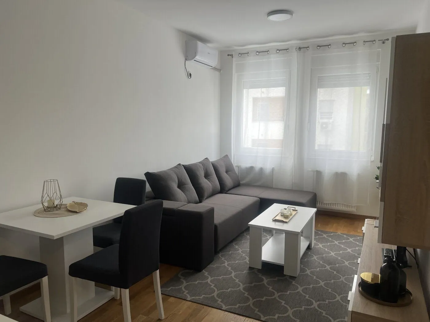 Izdavanje, jednosoban stan, 36m², Rotkvarija, Novi Sad Sve Podlokacije