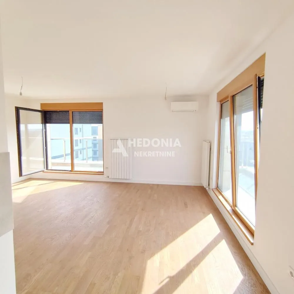 Izdavanje, poslovni prostor, 131m², Zemun Sve Podlokacije, Beograd