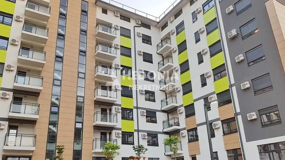 Izdavanje, trosoban stan, 75m², Zemun Sve Podlokacije, Beograd