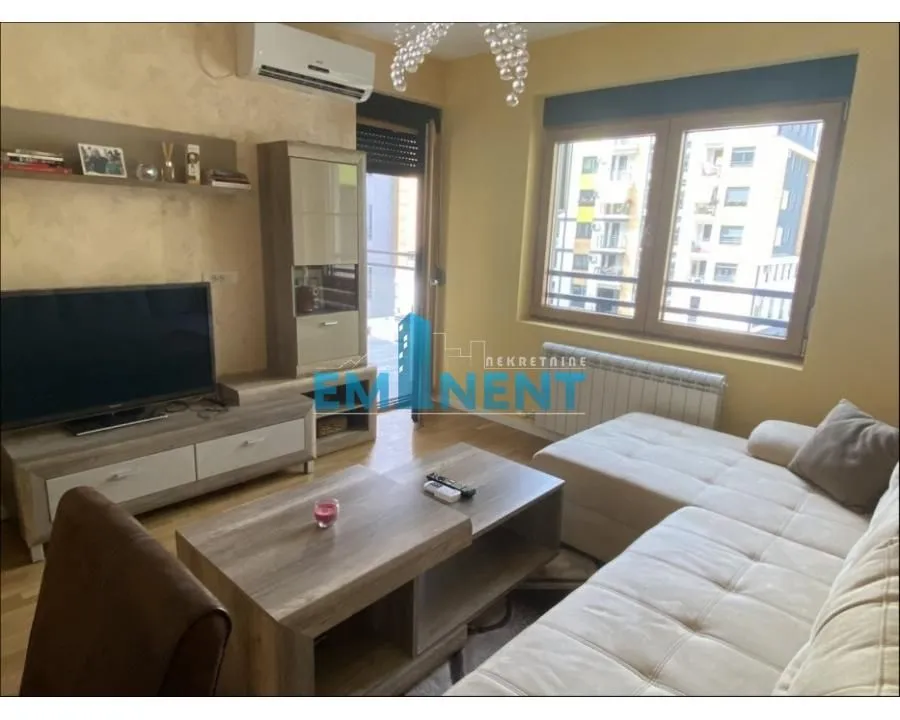 Izdavanje, dvosoban stan, 46m², Zemun Sve Podlokacije, Beograd