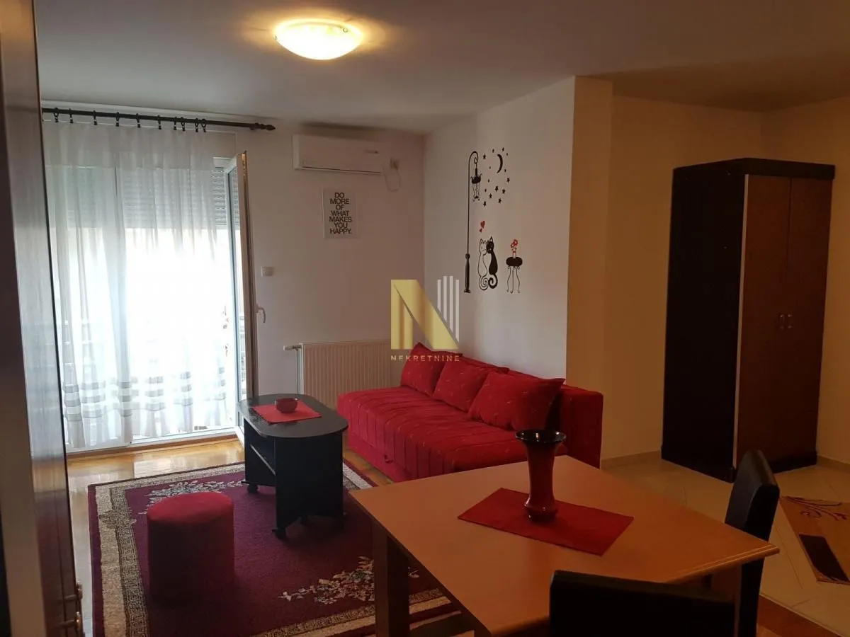 Izdavanje, garsonjera, 31m², Bulevar Oslobodjenja, Novi Sad Sve Podlokacije