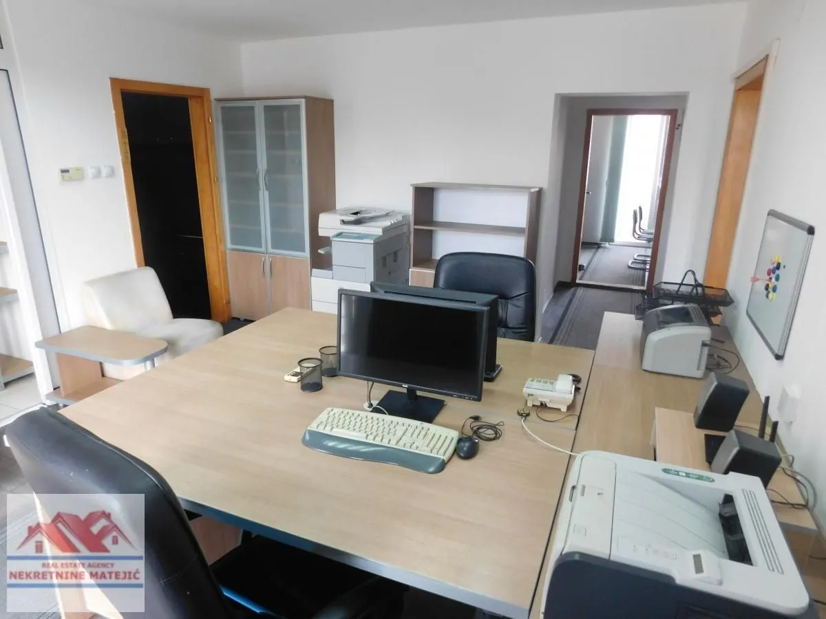 Izdavanje, poslovni prostor, 74m², Centar, Kragujevac