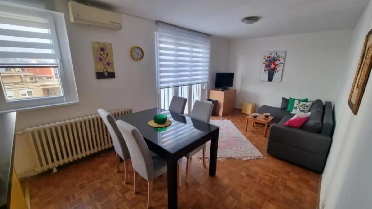 Izdavanje, trosoban stan, 70m², Centar, Novi Sad