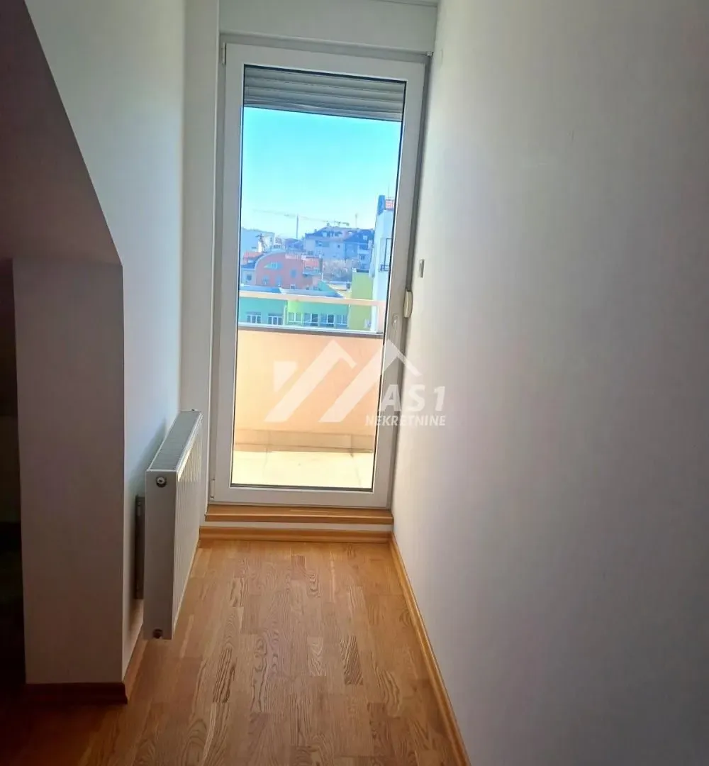 Izdavanje, trosoban stan, 74m², Podbara, Novi Sad Sve Podlokacije