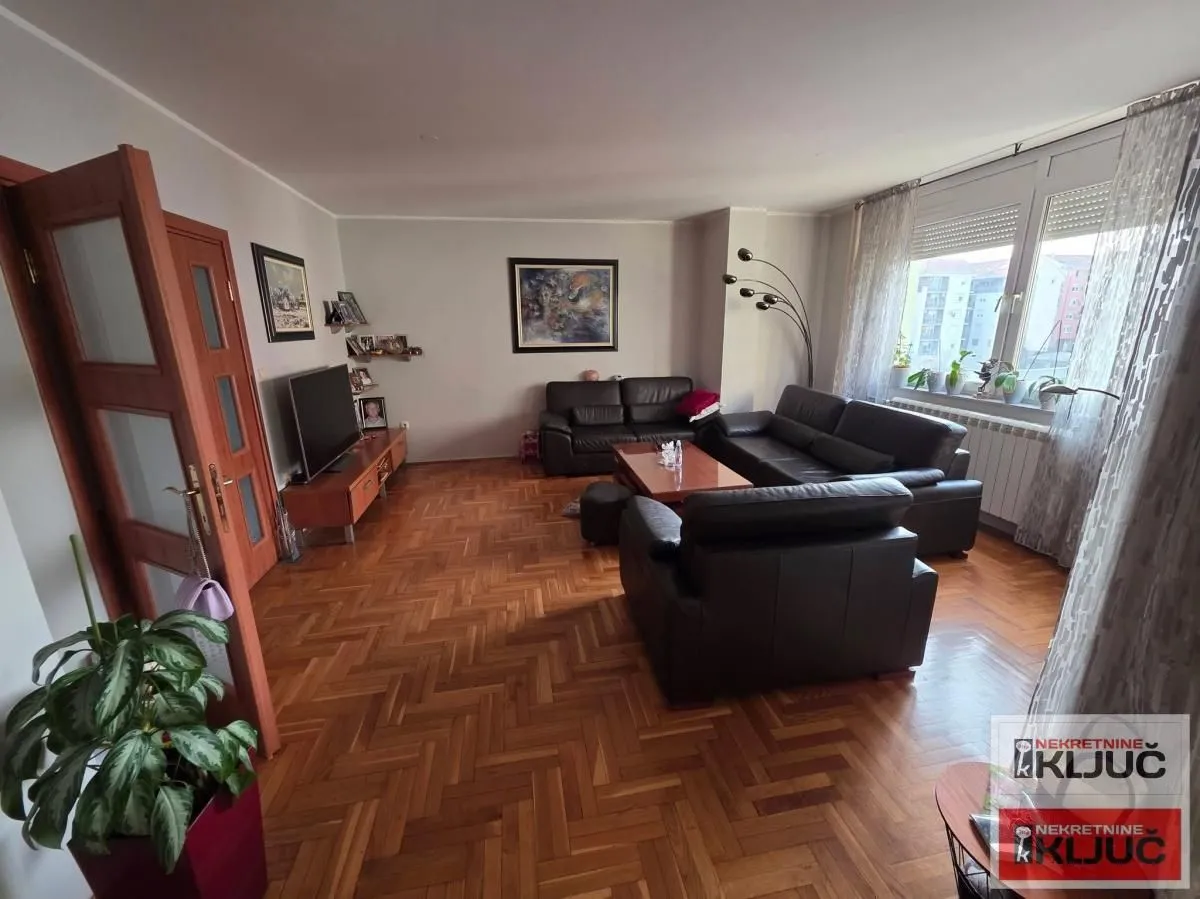 Prodaja, četvorosoban stan, 107m², Nova Detelinara, Novi Sad Sve Podlokacije