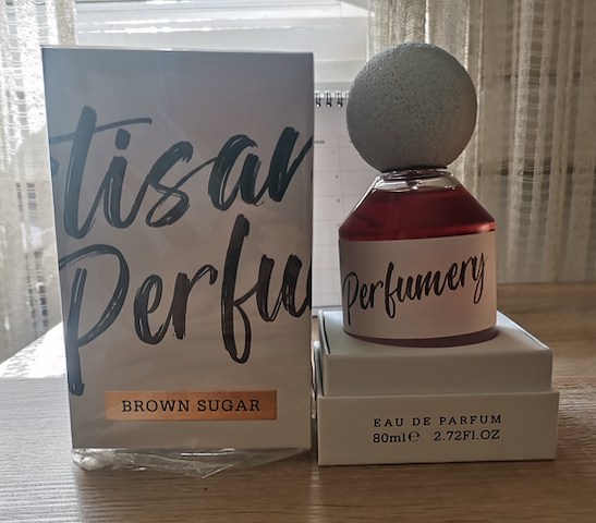 Fragrance world L'Artisan Brown sugar