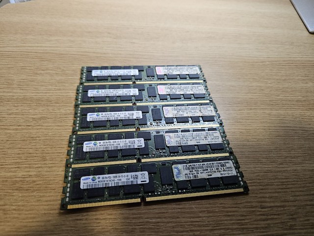 Samsung DDR3 RAM ECC Memorija 8GB PC3L-10600R M393B1K70