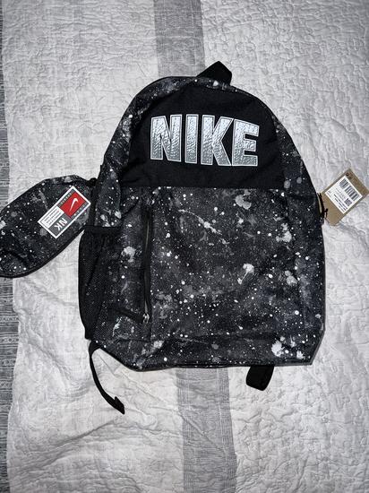 Nike Unisex Elemental bkpk 20l NOVO