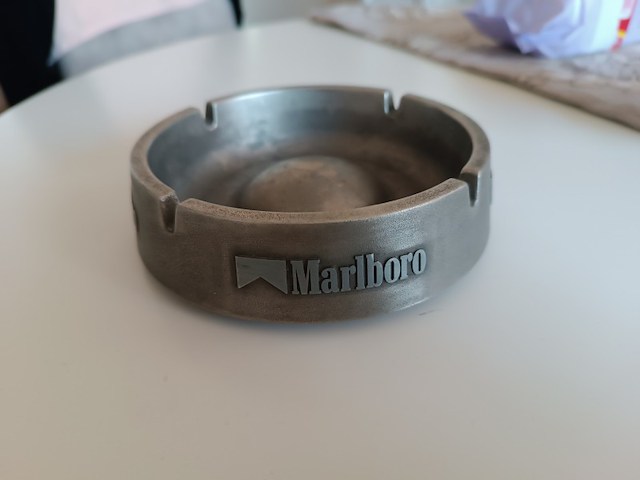 MARLBORO metalna pepeljara