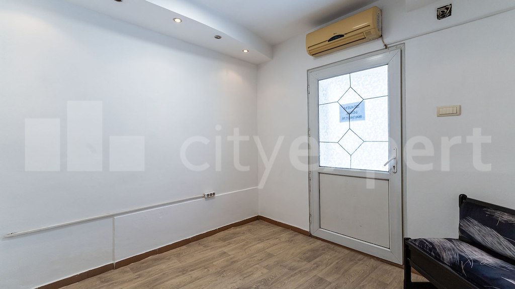 Lokal za izdavanje BEZ PROVIZIJE: Ostalo, 15m², Dr Velizara Kosanovića, Zvezdara - 350€