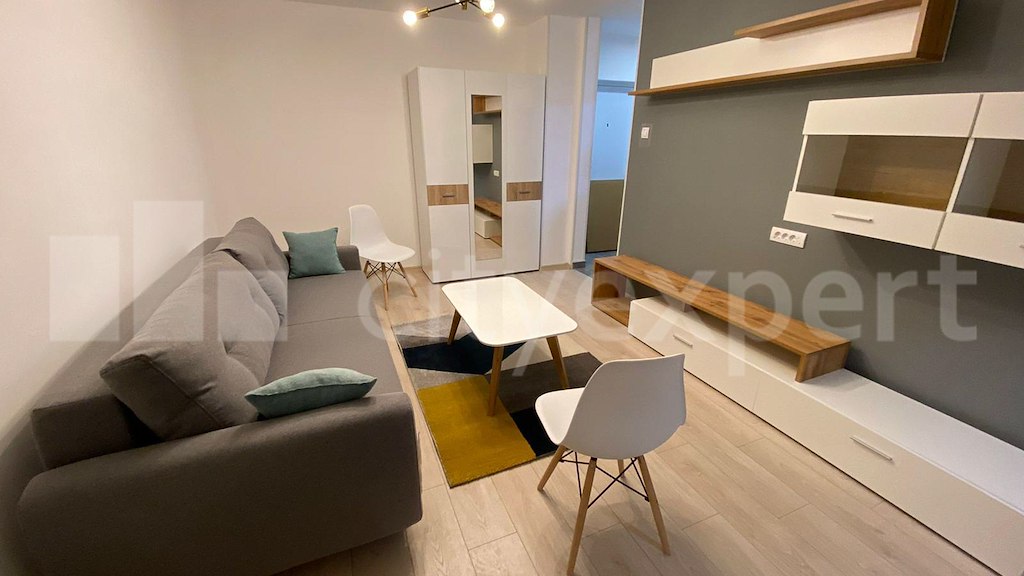 Stan Prodaja: 33m², Bulevar oslobođenja, Novi Sad - 115000€