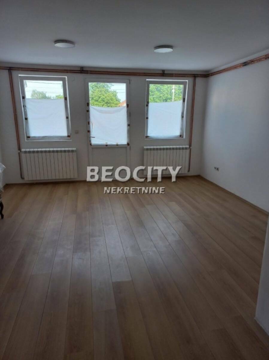 Poslovni prostor / Lokal, Beograd - Zemun (novi Grad) | Izdavanje · 35m² · 300€