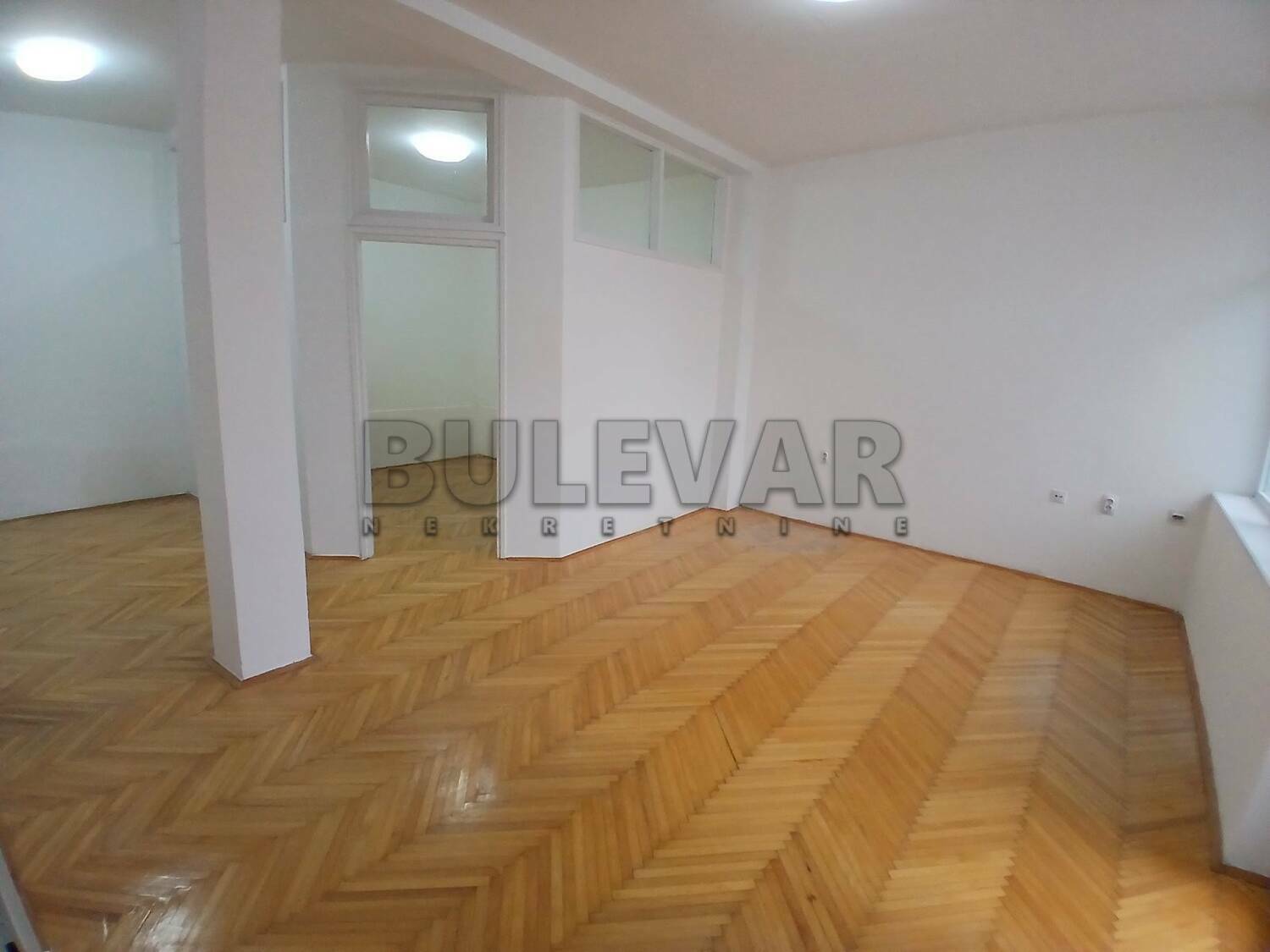 Poslovni prostor / Lokal, Niš - Crveni pevac | Izdavanje · 55m² · 300€