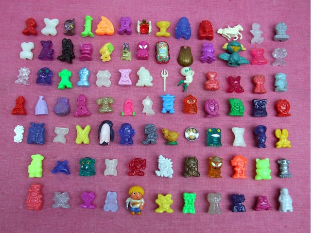 Gogos Crazy Bones Magic Box Int Lot malih igracaka i os