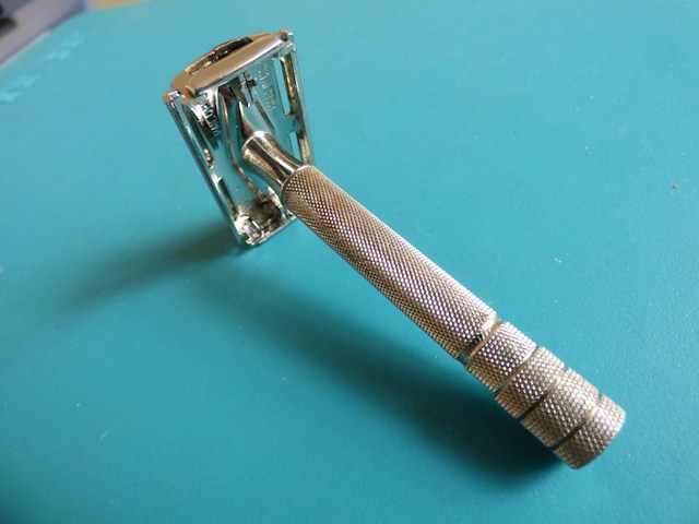 Gillette - stari brijač