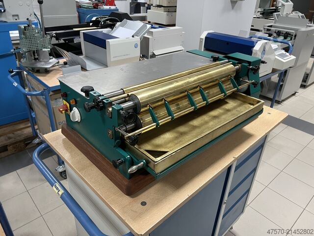 Mašina za lepljenje
Sumbel Herold 500 Gluing Machine