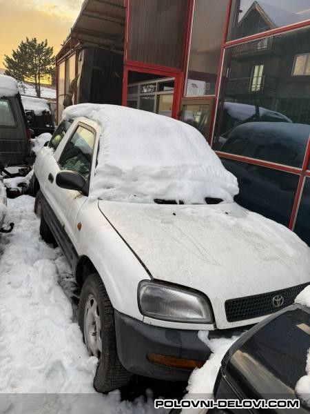 Toyota RAV 4 Kompletan Auto U Delovima