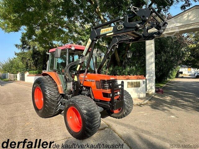 Kombivan
Kubota ME5700 Allrad mit Industriefrontlader