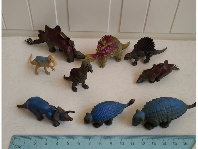 (I) Plastične mini figurice - Dinosaurusi - 9 komada