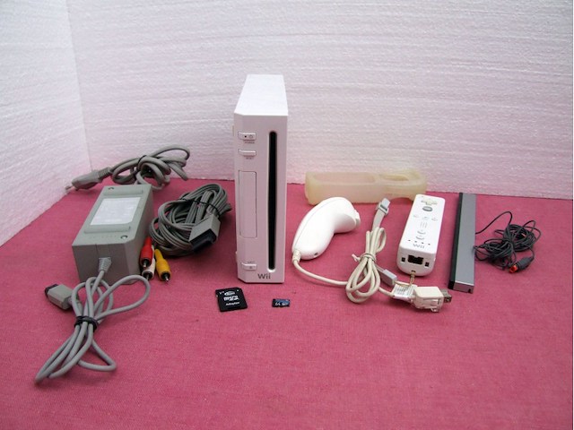 Nintendo Wii FULL modovana konzola SD sa 44 igre+GARANC
