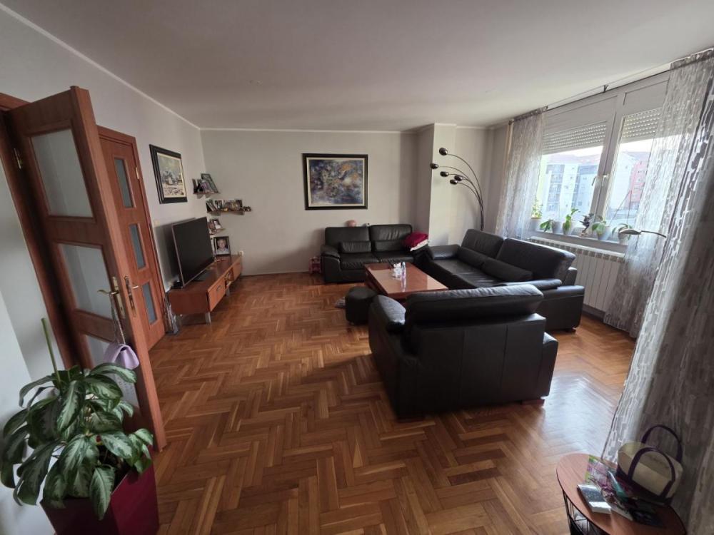 Troiposoban stan na prodaju, 107m2, 250.000€