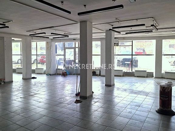 Prodavnica, igraonica, kafić, klinika, škola, lokal od 275m2 ili od 525m2 ..