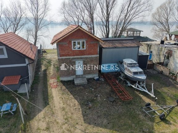 Vikendica na Dunavu(Kovin) 120m2, 38.000e