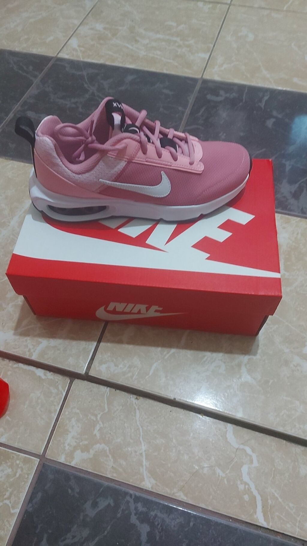 Original nike patike,nove,br.38,24cm ung. moze licno preuzimanje ili