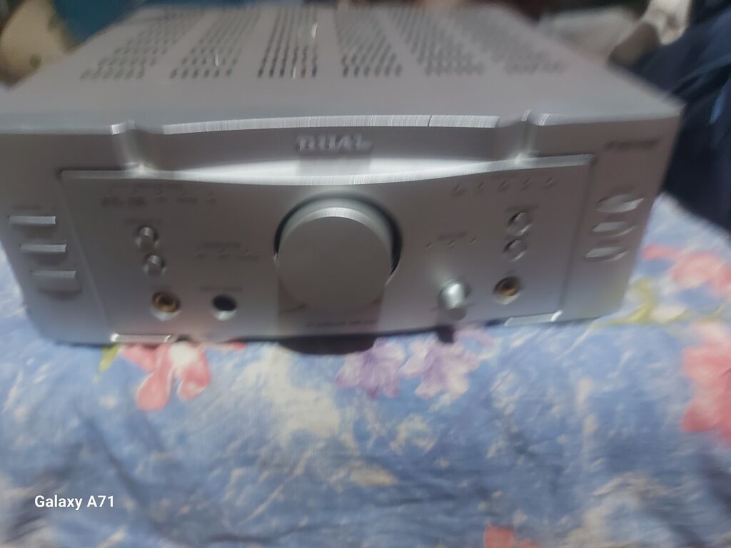 Dual MC 8500 A Amplifier Kupujem moze i samo prednja plastika i