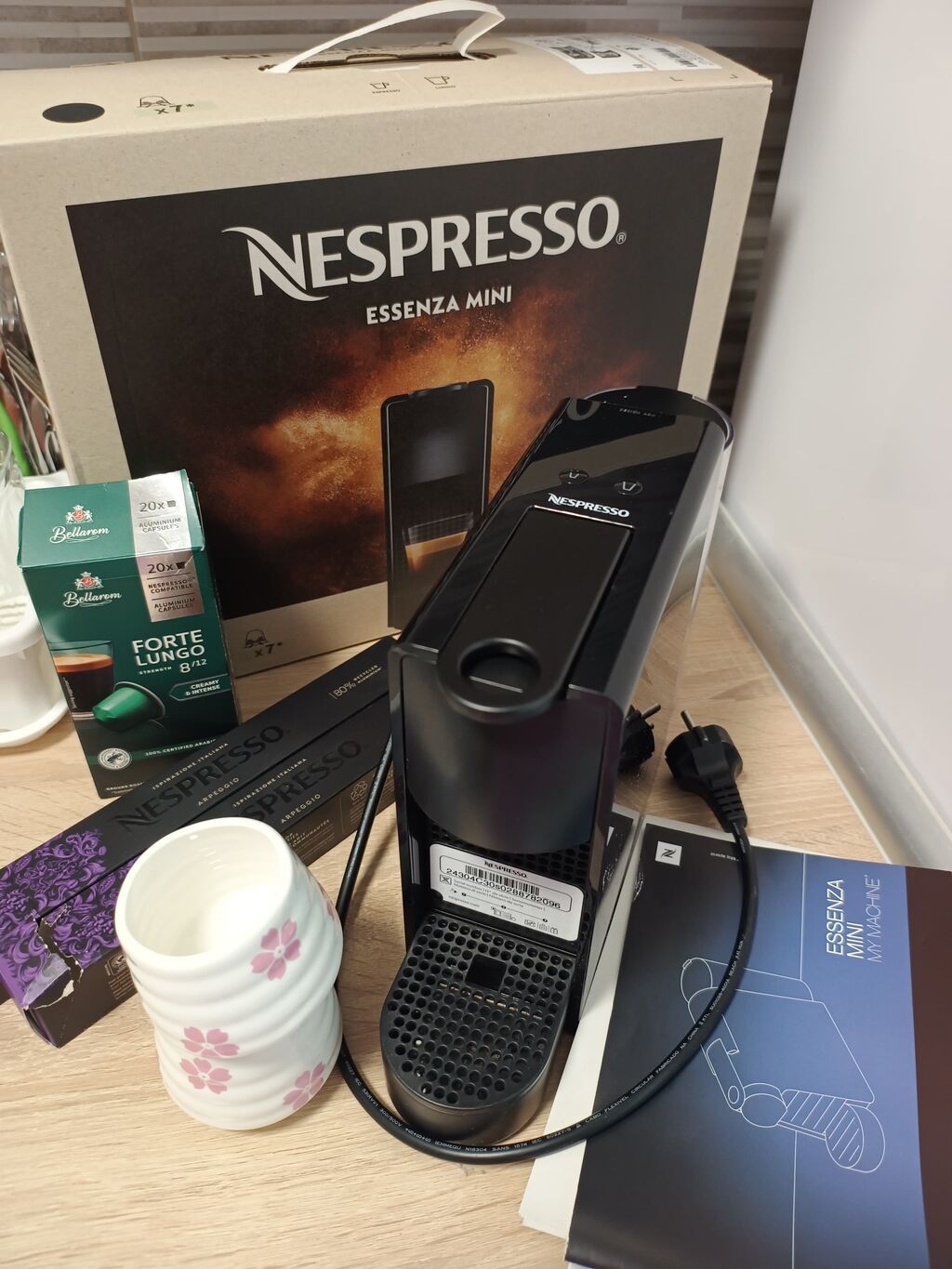 Nespresso Essenza Mini aparat za espresso – kompaktan, elegantan i