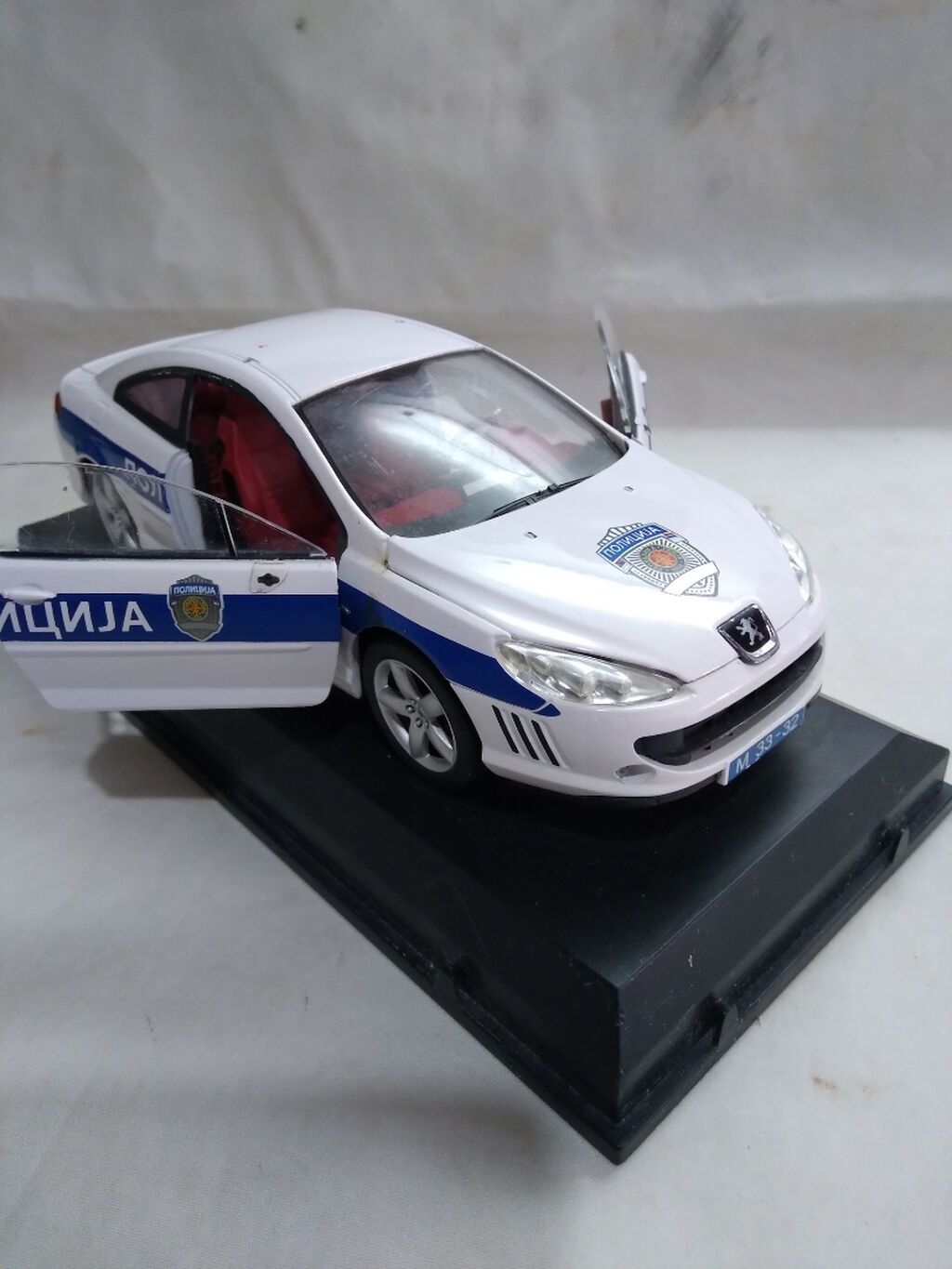 Carrarama Peugeot 407 Policija, 1:24 nekompletan:fale retrovizori i